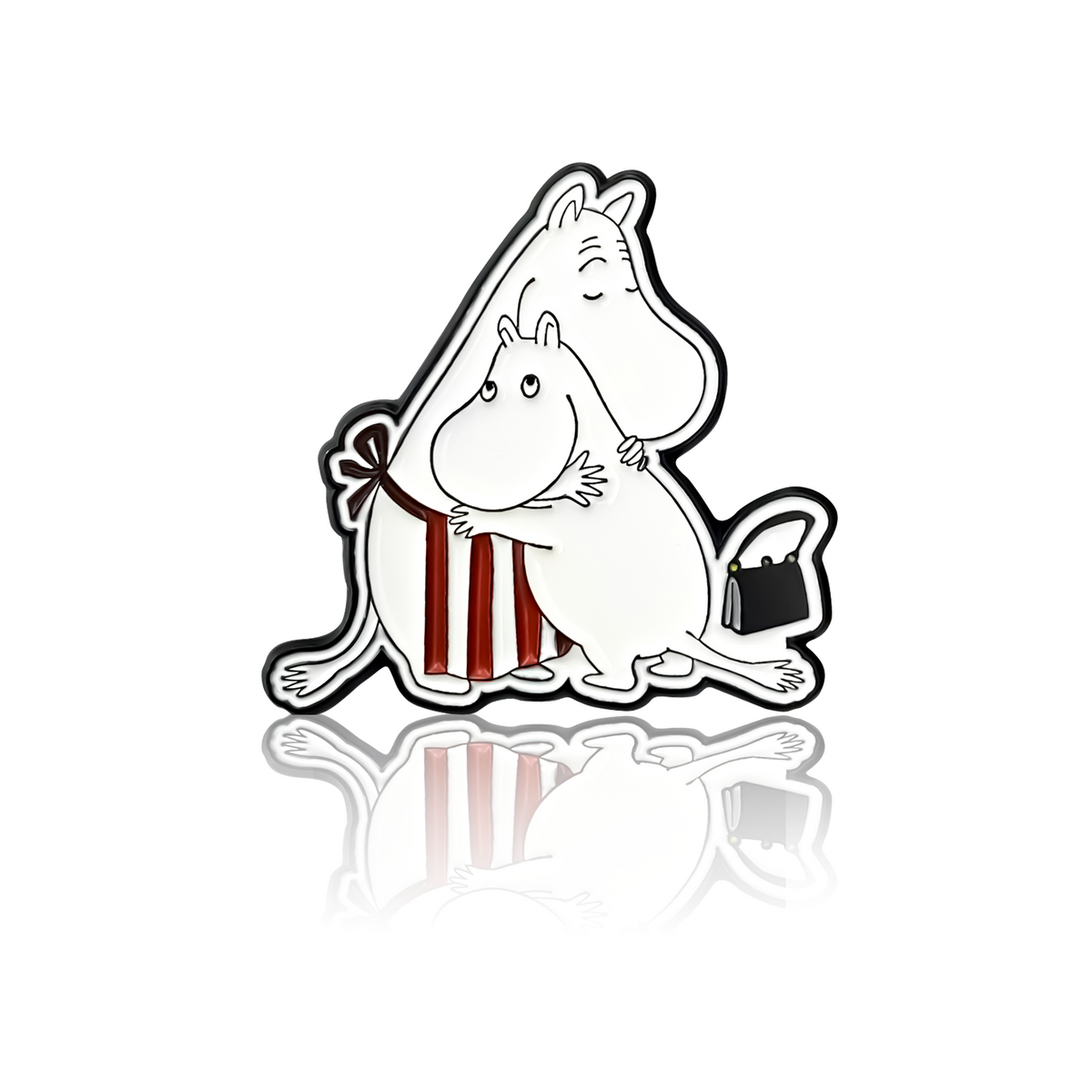 Moomintroll cuddled up to Moominmamma | PINBOX.EU