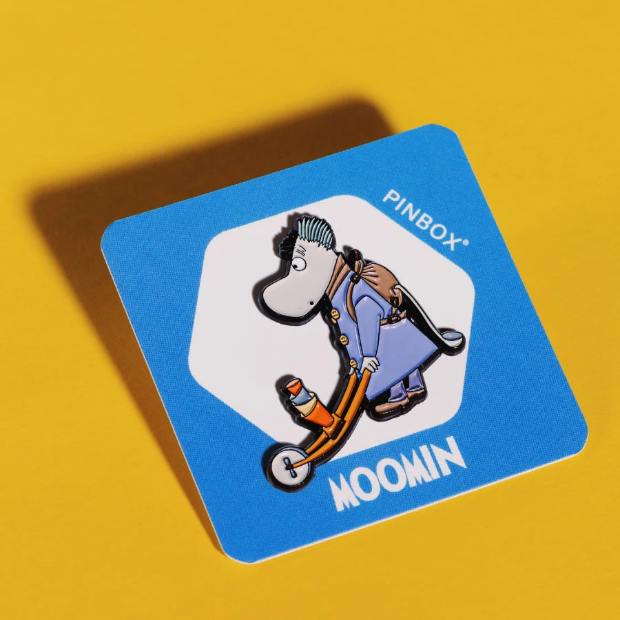 Hemulen with a wheelbarrow | PINBOX®