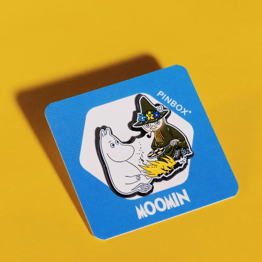 Moomintroll and Snufkin at a campfire | PINBOX.EU